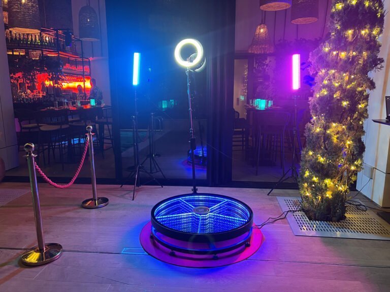 360 Booth Cyprus with Led Platform! - Oh Snap Photobooth Cyprus