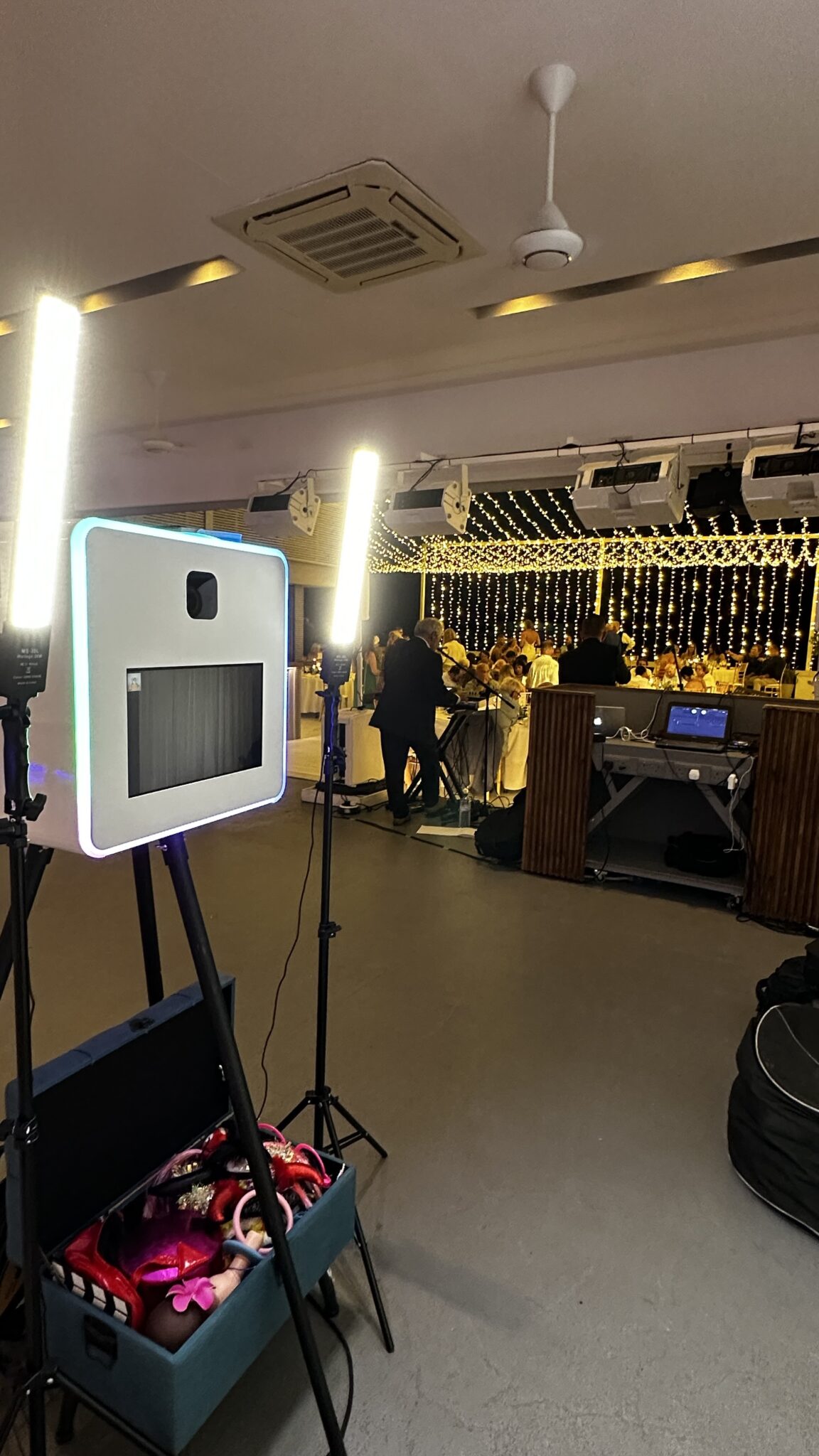 The Retro Booth! The best for your wedding ! - Oh Snap Photobooth Cyprus